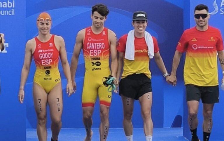 Spain fourth in the mixed relay of the WTCS Abu Dhabi 2025