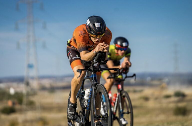 Material permitido en triatlón sin drafting según FETRI 2026